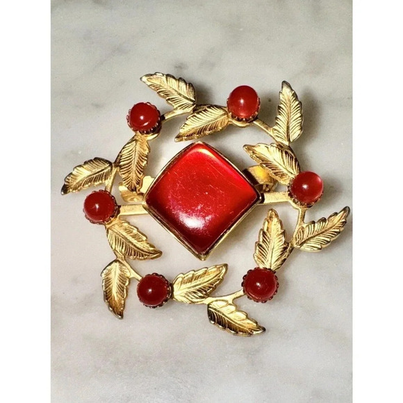 Unbranded | Jewelry | Vintage Red Moon Glow Thermoset Brooch Gold Tone ...